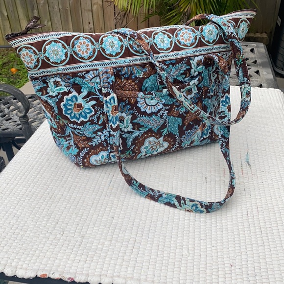 Vera Bradley | Bags | Euc Vera Bradley Java Blue Miller Medium Travel ...